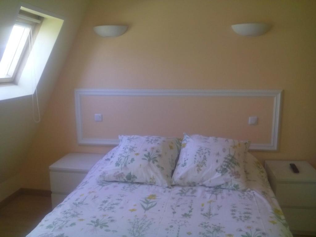 2 Star Cheap Paris Hotel, Hotel André Gill Paris - Book Online